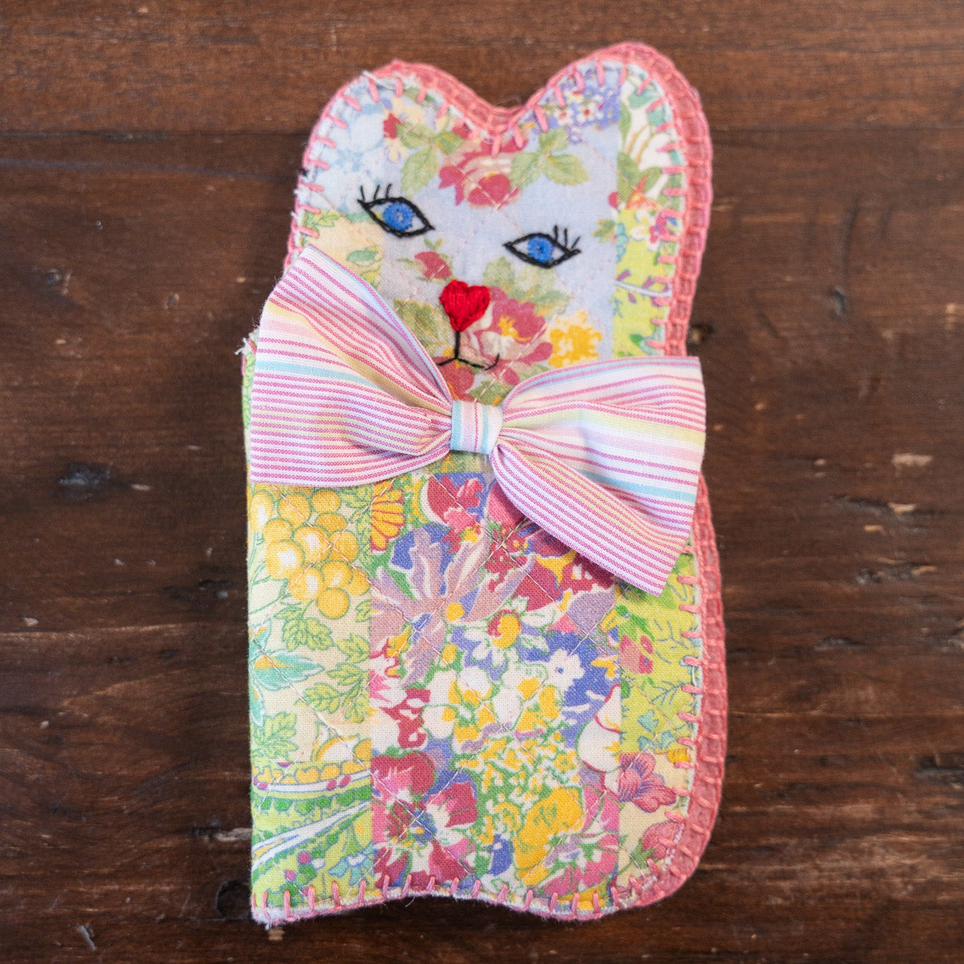 Garden Collage Patchwork Cat Sewing Kit - Modern Prairie Inc.